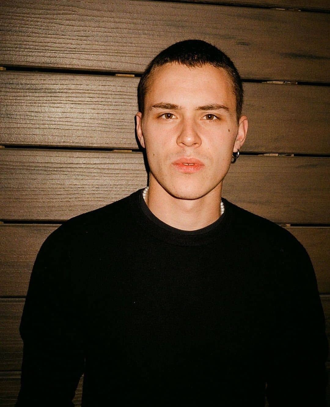 Aron Piper Bio, Birthdate, Age, Family, Net Worth, Relationship, Is he Gay?